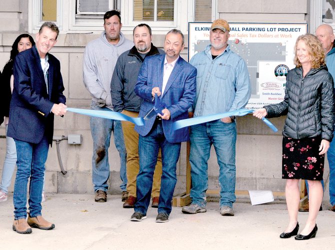 City Hall hosts ribbon cutting | News, Sports, Jobs - The Intermountain